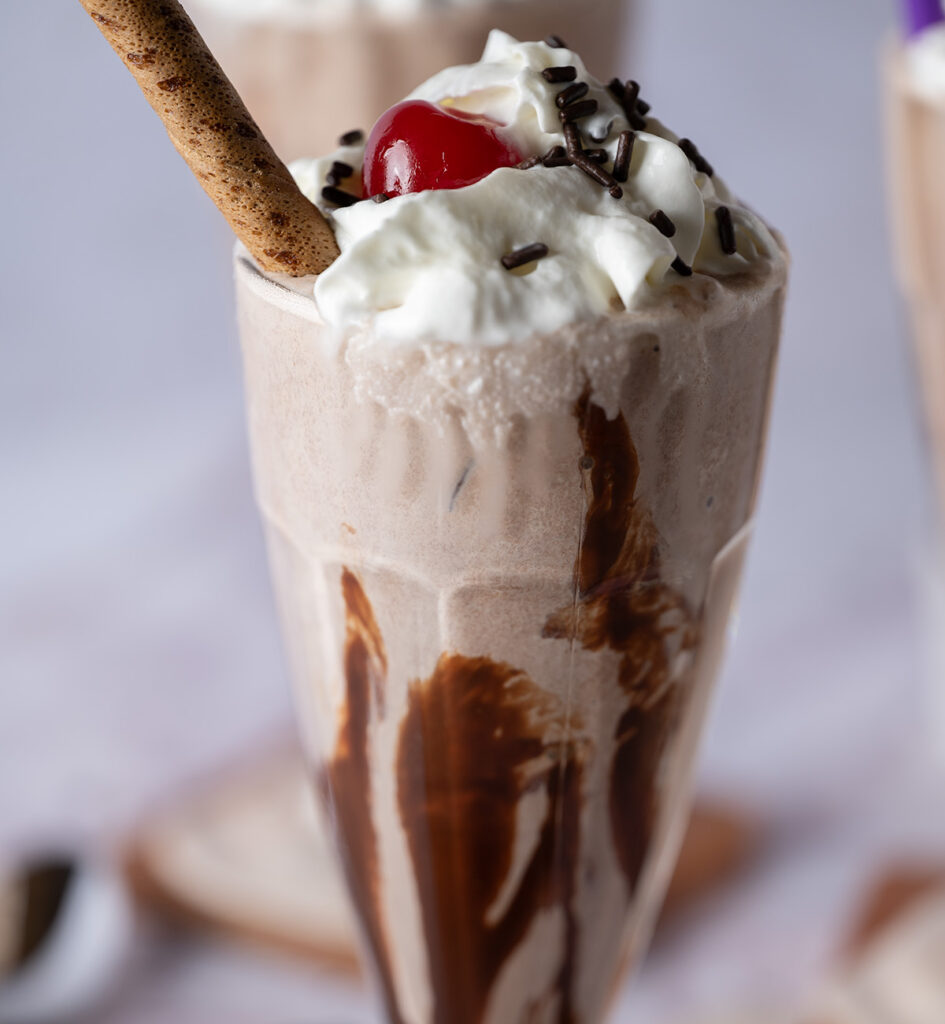 Perfectly Thick Chocolate Milkshake - cocoacookbook.com